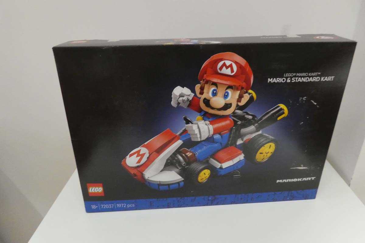 Lot 1026 - LEGO 72037, MarioKart Mario & Standard Kart,