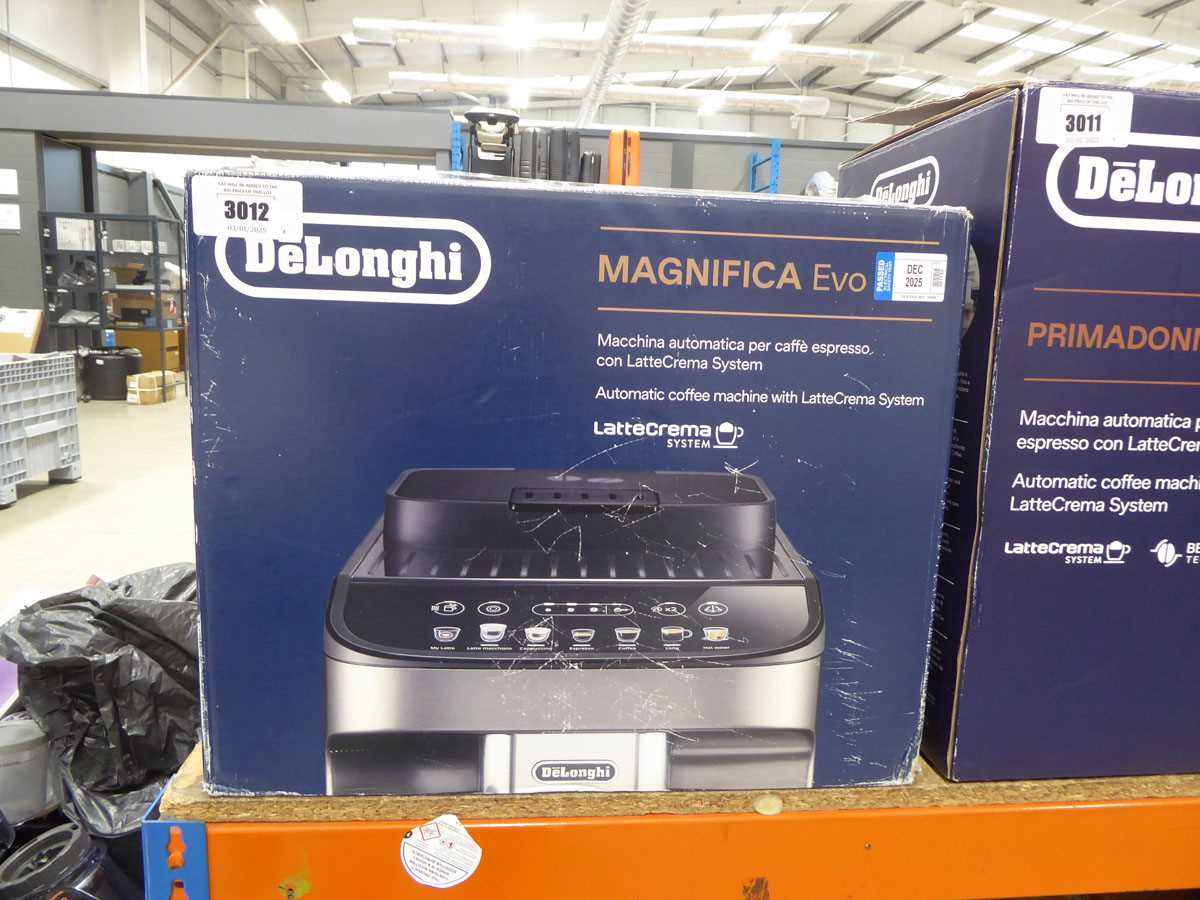 Lot 3012 - De'Longhi Magnifica Evo coffee machine,