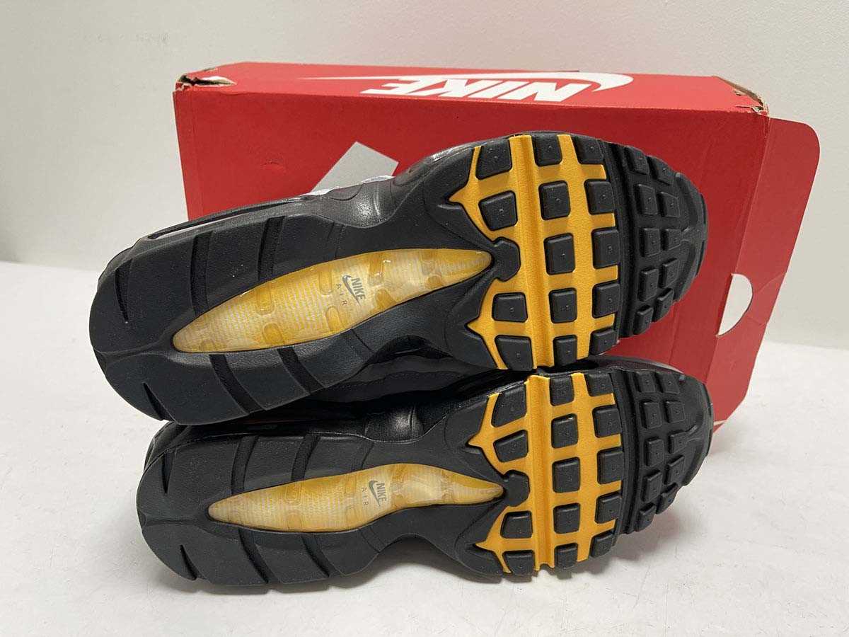 Lot 3700 - Nike air max 95 trainers in grey size UK9