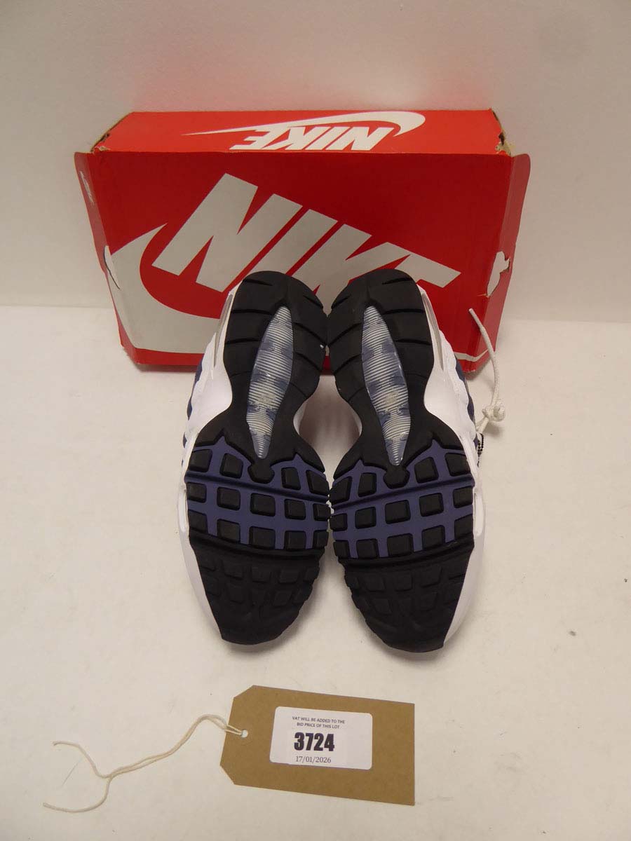 Lot 3724 - Nike air max 95 OG trainers in white size